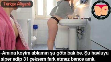 Ablam banyoda makyaj yaparken götüne bakıp 31 çektim