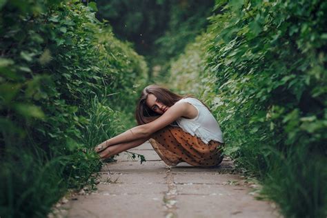 Wallpaper Model Portrait Looking At Viewer Brunette Depth Of