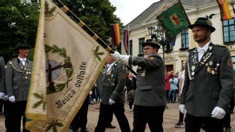 Festumzug des Schützenfests in Esens YouTube