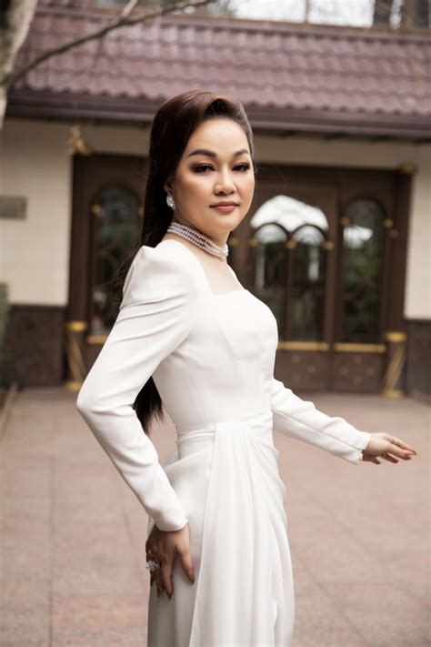 Hoa hậu Thanh Nga rạng ngời cùng dàn thí sinh Mrs Universe 2023 Tạp