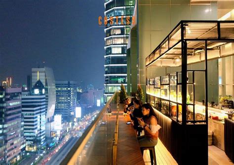 10 Cafe Rooftop Di Kuningan Dengan City View Yang Ciamik Nibble