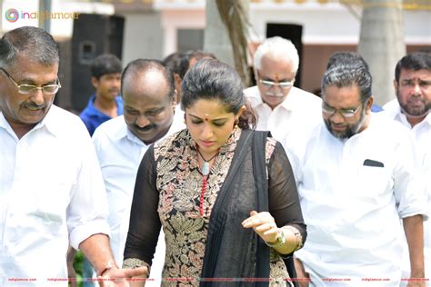 Kavya Madhavan Actress Photo Image Pics And Stills 400382