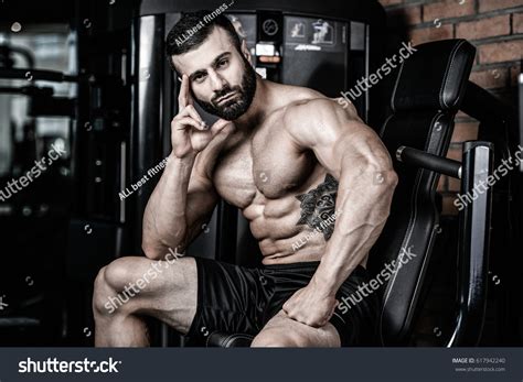 Sexy Portrait Very Muscular Shirtless Male 스톡 사진 617942240 Shutterstock