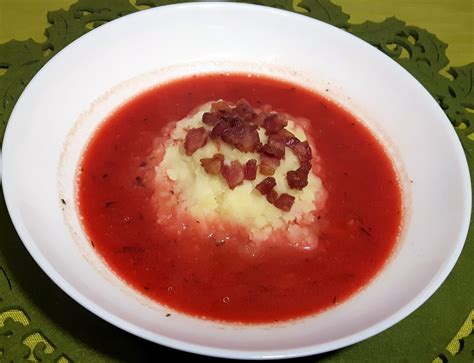 Barszcz Czerwony Z Ziemniakami Ze Skwarkami
