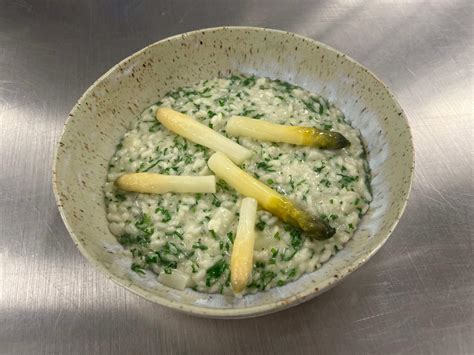 Risotto aux asperges et fines herbes printanières