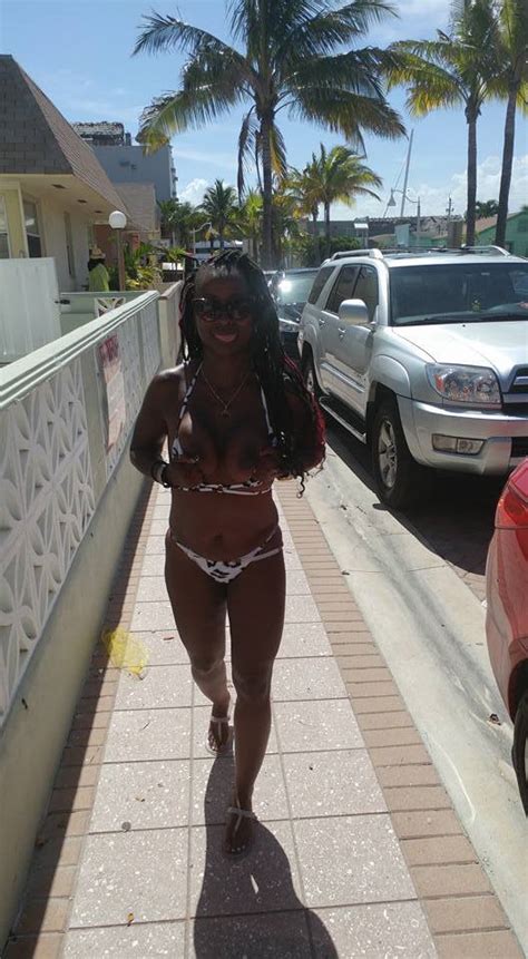 Naked Outside Shesfreaky