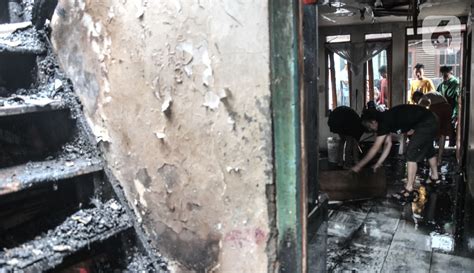 Foto Kebakaran Hanguskan Puluhan Rumah Di Kramat Pulo Dalam Foto