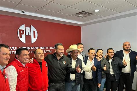 Recibe PRI Registro De Aspirantes A Diputaciones Federales