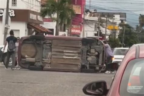 Aparatoso Choque Y Volcadura En El Libramiento