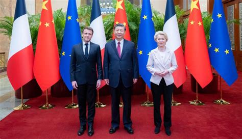 Xi Jinping tient une rencontre trilatérale avec Emmanuel Macron et