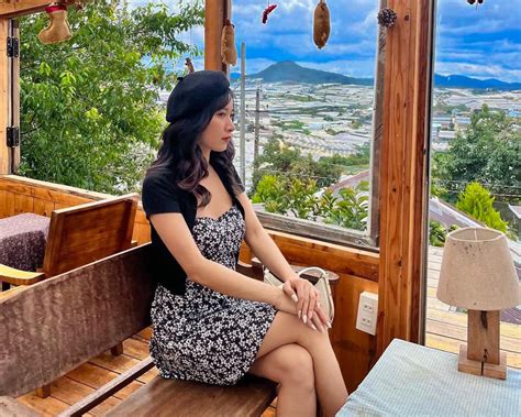 Chia sẻ các cách tạo dáng chụp ảnh ngồi đẹp bắt chuẩn trend 2022
