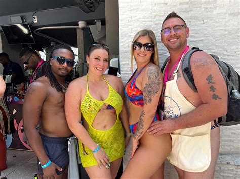 TW Pornstars 1 Pic JazmineCruzOfficial XBIZ Miami 2023 Twitter May