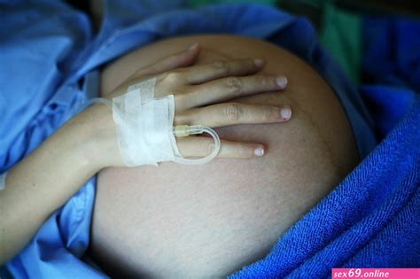 Women Giving Birth Naked Sexy Photos