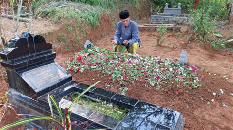 Praka Jamaludin Prajurit TNI Yang Gugur Ditembak KKB Di Papua Dimakamkan