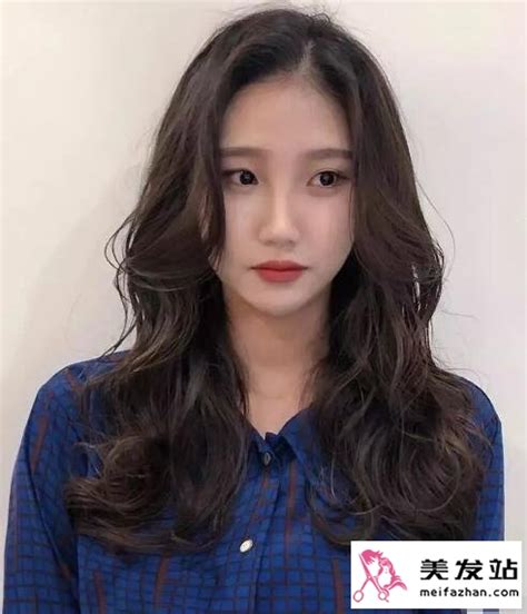 颧骨高适合什么刘海 剪这几款刘海塑造完美脸型 刘海发型 美发站