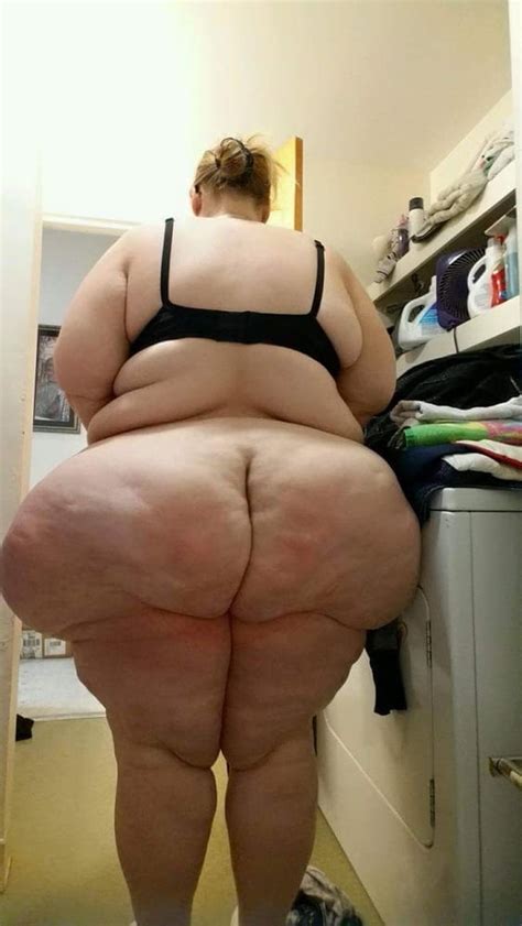 Bbw mega black naked ass 女性の写真
