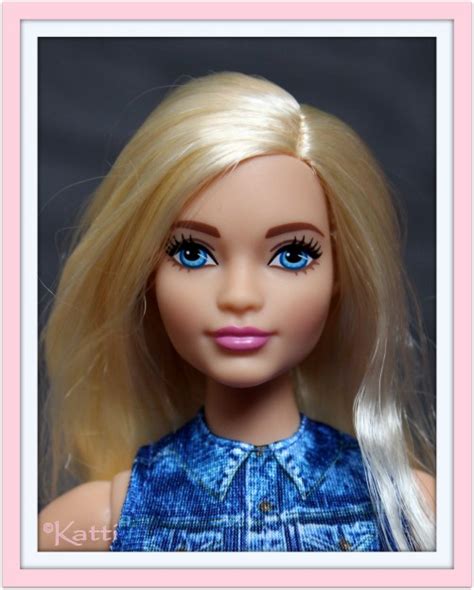 Barbie Fashionistas Doll 22 Chambray Chic Curvy DMF24