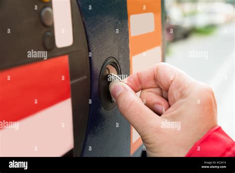 Fahrkartenautomat Oder Parkuhr Fotos Und Bildmaterial In Hoher