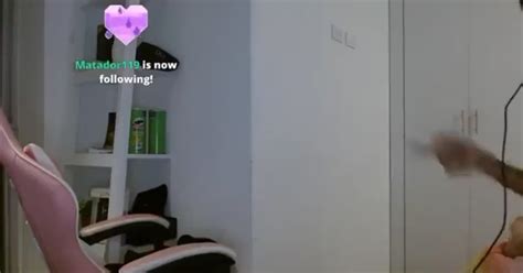 No On Twitter A Esta Chica La Banearon Por Tener Sexo En Pleno Stream