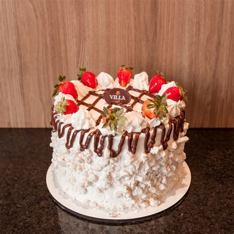 Torta Morango Suspiro Villa Café Panificadora e Confeitaria
