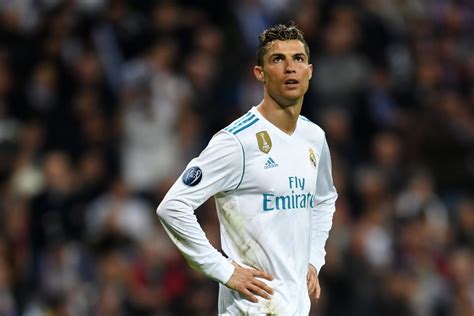 Soccer World Reacts To Surprising Cristiano Ronaldo Incident The Spun