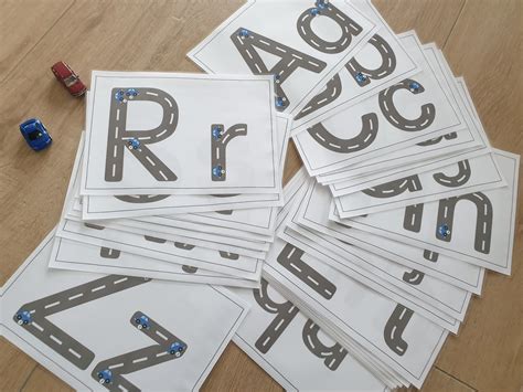 Grundschultante Buchstabenstraßen