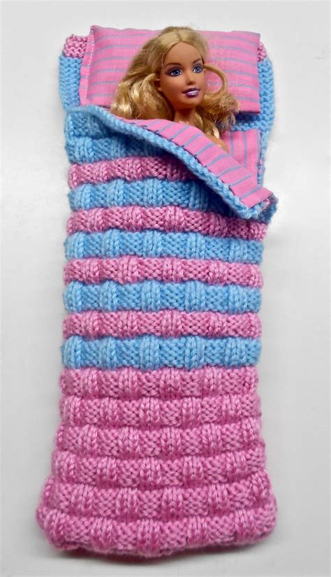 Tricot à la main modèle unique Crochet Barbie Patterns Knitted Doll