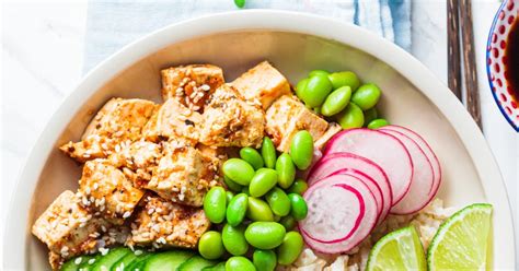 Poké bol de tofu frit et légumes Antoine ca