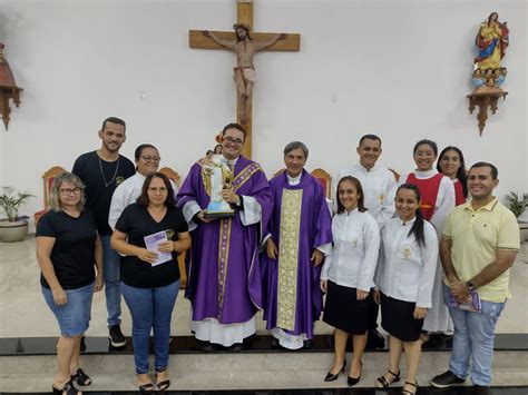 Imagem Peregrina de Nossa Senhora Mãe e Rainha das Vocações visita