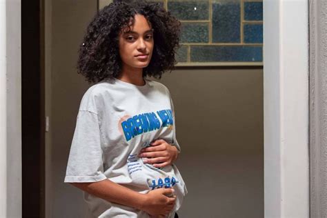 O que é um bebê intersexo Saiba mais sobre o filho da Teca