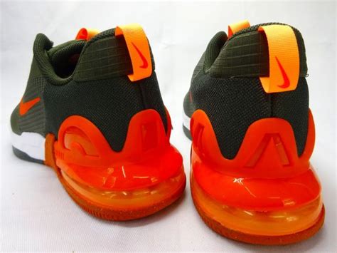 ナイキNIKEナイキ AIR MAX ALPHA TRAINER 5 DM0829 300 男の大きな靴の専門店 ビッグビー