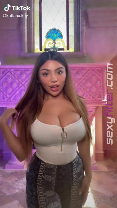 Pretty Katiana Kay Shows Big Butt Sexyfilter