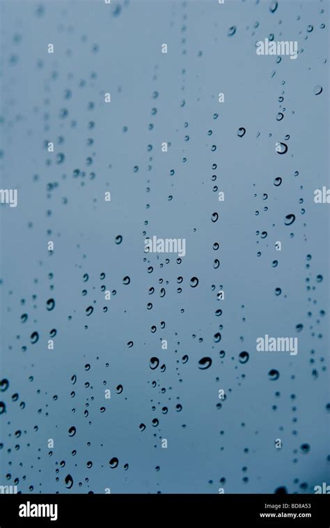Line And Water Droplets Hi Res Stock Photography And Images Alamy