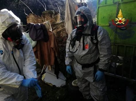 Genova Dramma Della Solitudine In Casa Il Corpo Di Avanzato Stato Di