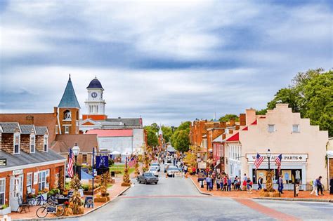 6 Small Towns In Tennessee We LOVE