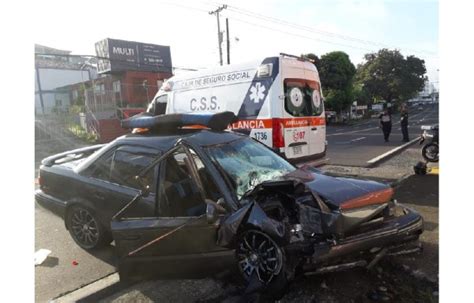 Fuerte accidente de tránsito se registra en la vía Fernández de Córdoba
