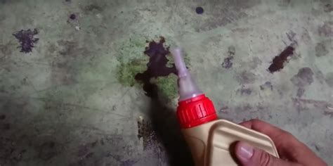 Cómo quitar las manchas de aceite del suelo lilimpieza