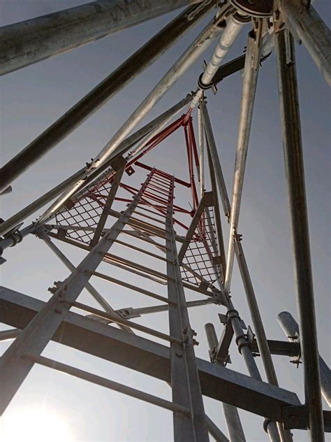 China Customized 3 Leg Tubular Lattice Steel Telecommunications Tower