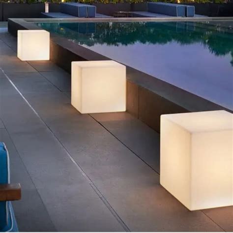 Cube Pouf Lumineux Mascaron