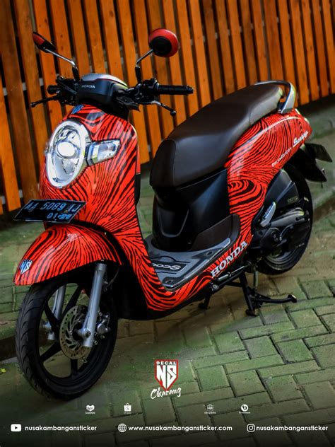 Decal Stiker Honda Scoopy New Merah Grafis Sticker Full Body