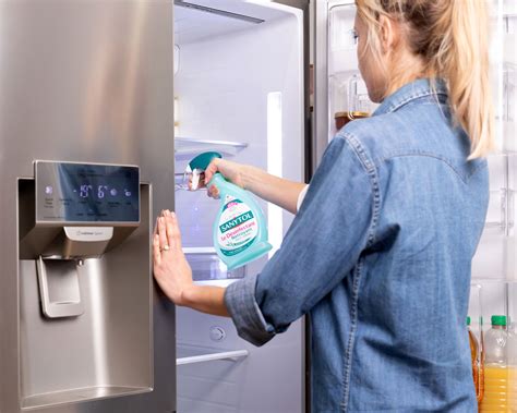 Nettoyer entretenir et désinfecter son frigo SANYTOL