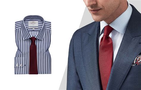 seltsam Site Line Neigen blue striped shirt with tie Kissen Zurück