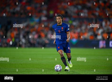 ROTTERDAM PAYS BAS JUIN 14 Nathan Ake Des Pays Bas Lors Du Match
