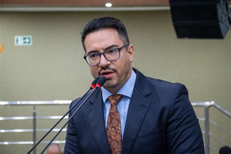 Rede Tiradentes Vereadores cobram explicações de David Almeida sobre