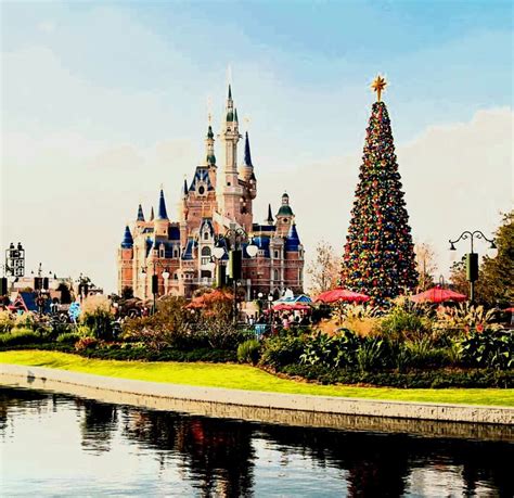Pin By Jolanda Van Trier On Disney Castles Around The World Disney