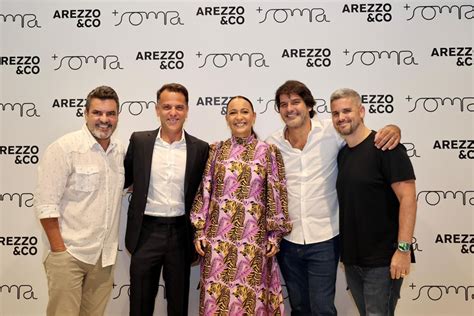 Fusão entre Arezzo Co e Soma entenda o movimento que impacta toda moda