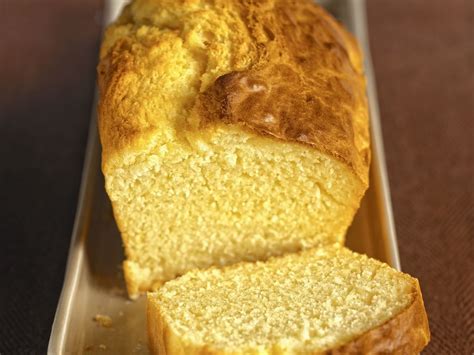 Gâteau au yaourt moelleux Recette de Gâteau au yaourt moelleux Marmiton