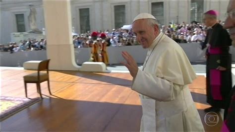 Papa Francisco aceita renúncia de bispo americano acusado de assédio