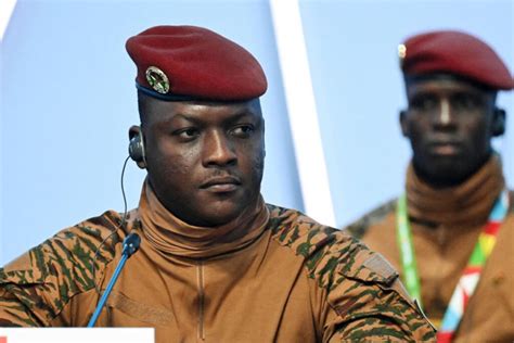 Burkina Faso Ibrahim Traoré dissout le YOP L FRII