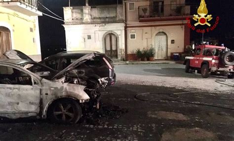 Tre Auto In Fiamme A Palazzo San Gervasio Piazza Lucana